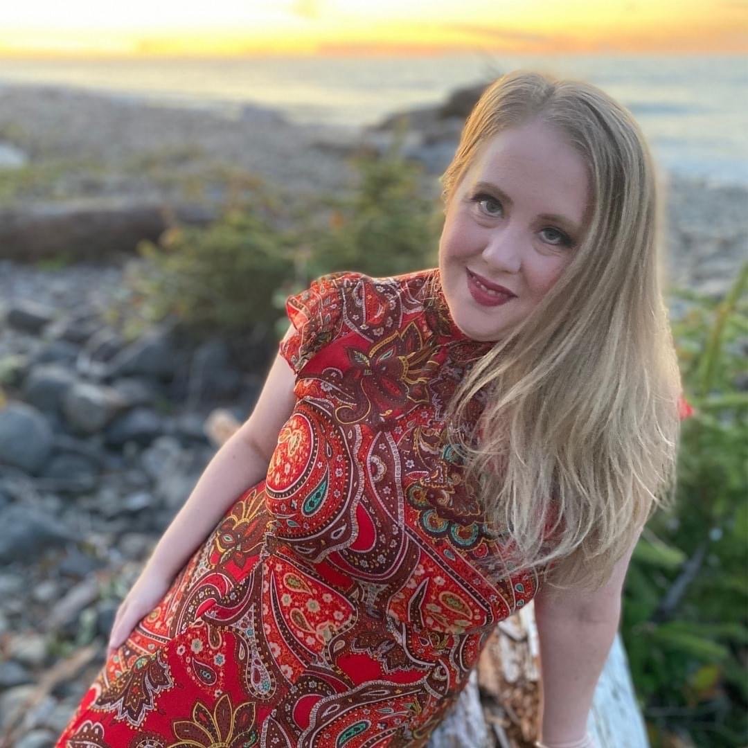 About – Meagan Hope Psychic Medium & Death Doula